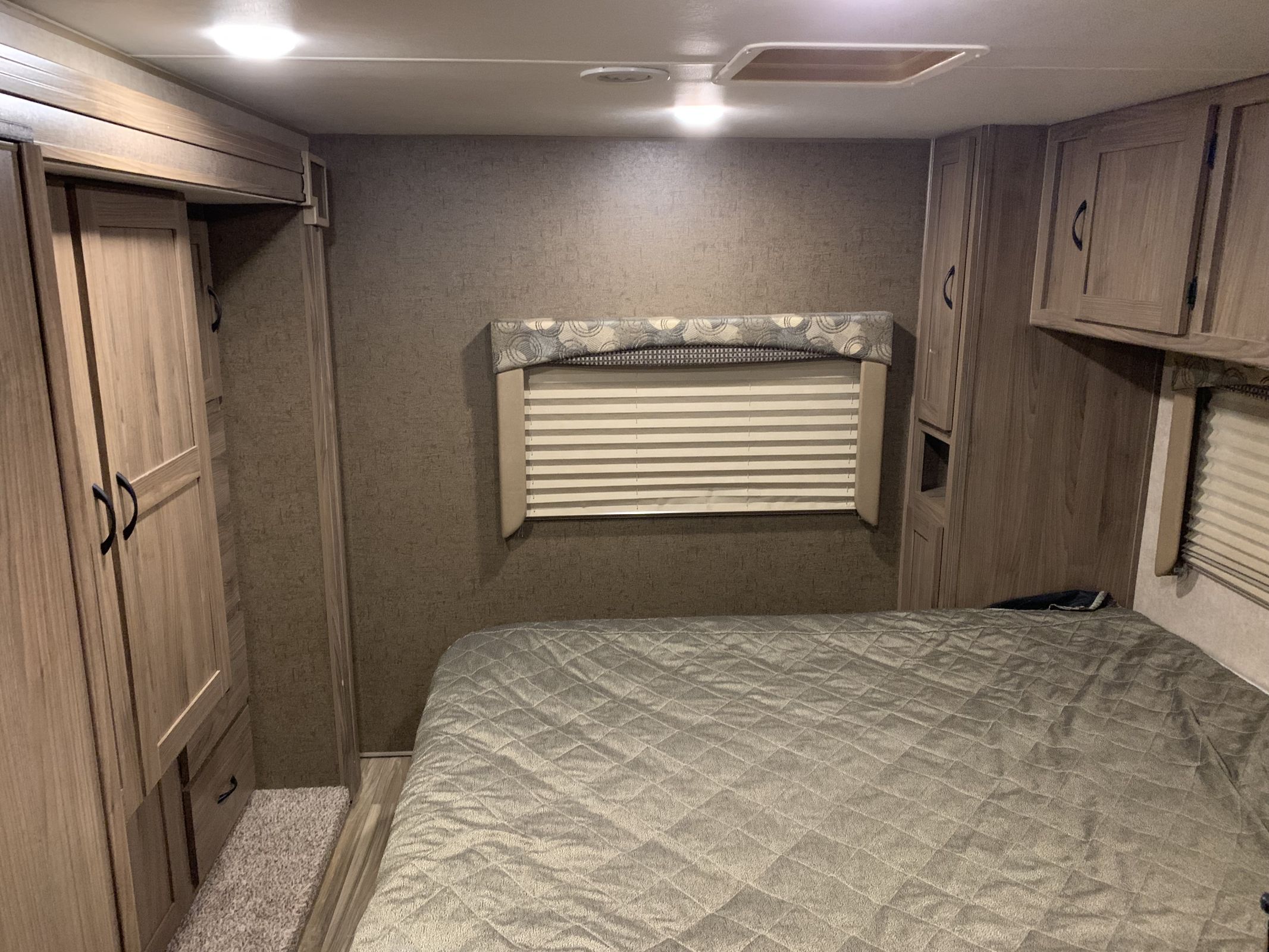 2017 Coachmen Freelander 31BH - National Vehicle