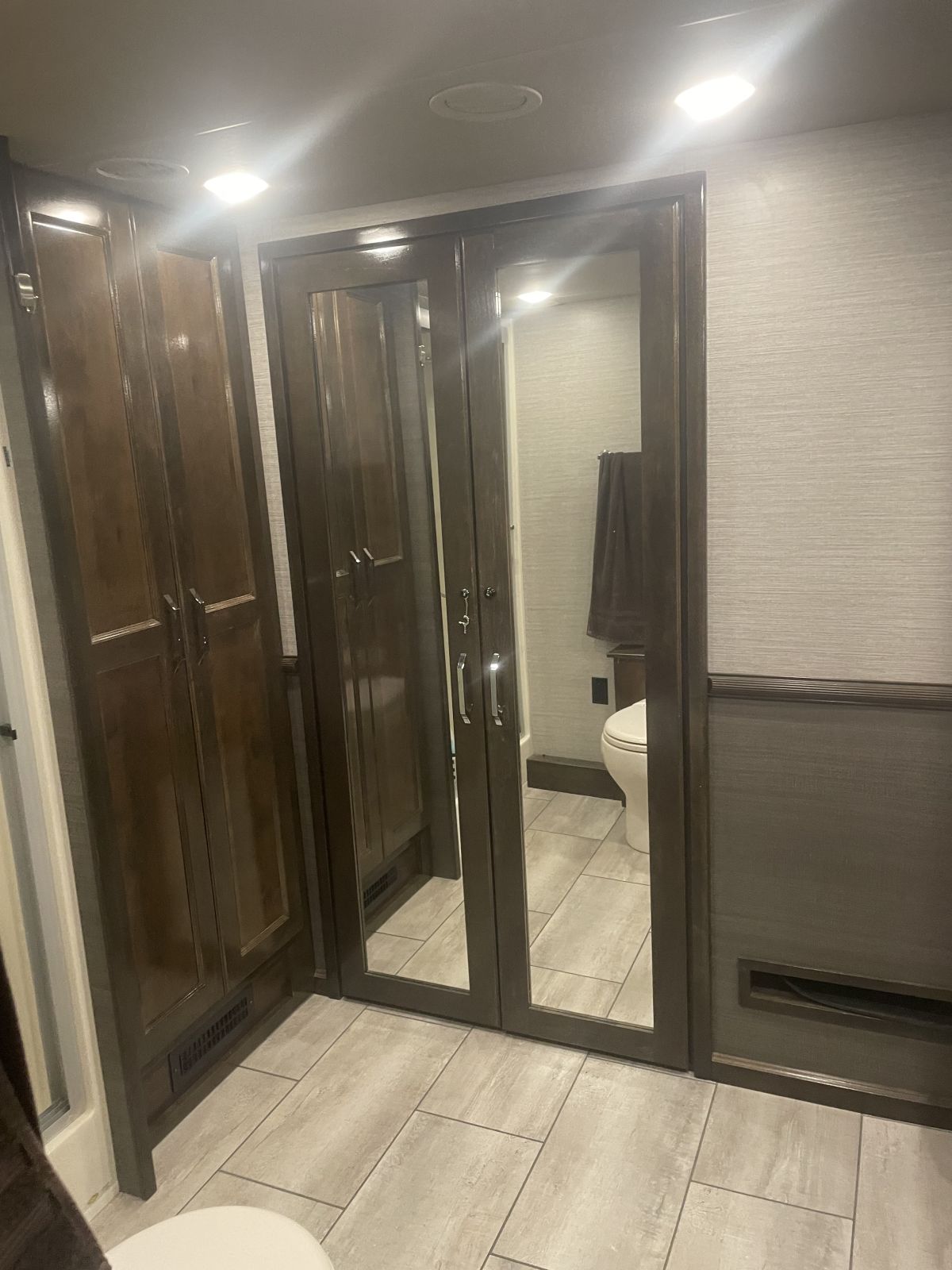 2020 Vanleigh Beacon 39FBB - National Vehicle