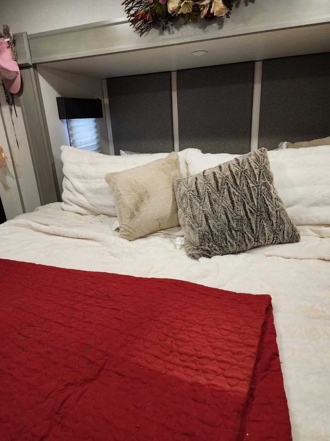 2022 Prime Time Lacrosse Luxury Lite 3411RK - National Vehicle