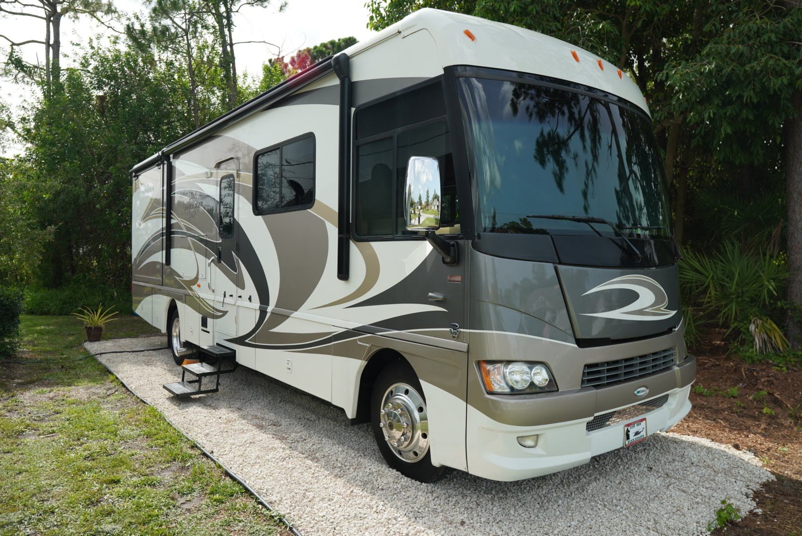 2011 Itasca Suncruiser 32H - National Vehicle