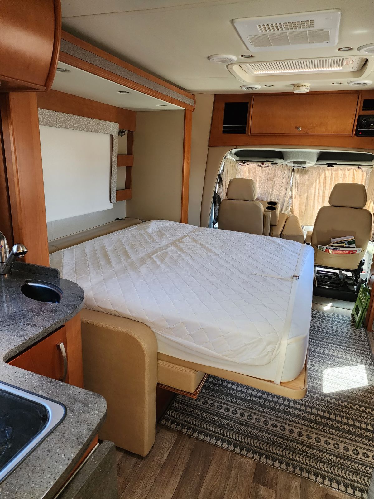 2015 Leisure Travel Van Unity U24MB - National Vehicle