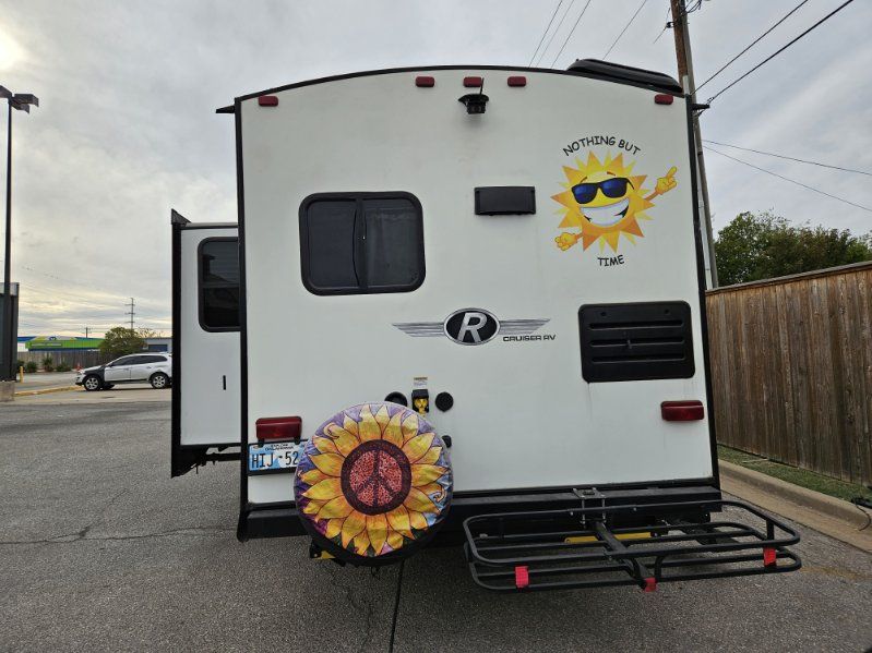 2019 Cruiser RV Radiance Ultra Lite 25RK - National Vehicle