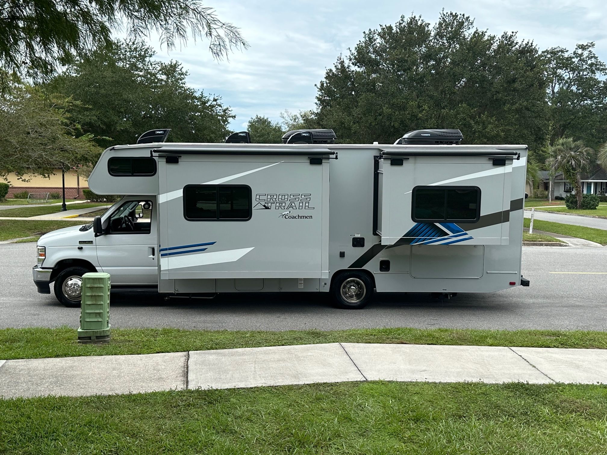 2022 Coachmen Cross Trail XL 26XG - National Vehicle