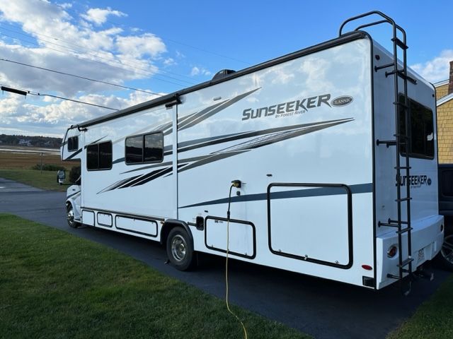 2022 Forest River Sunseeker Classic 3010DS - National Vehicle