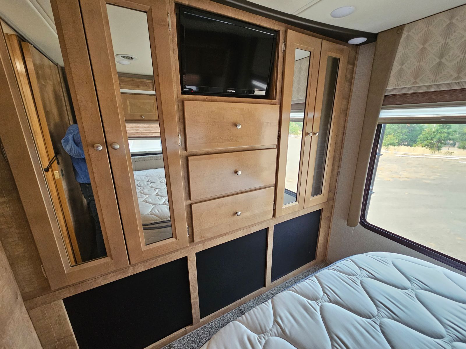 2019 Coachmen Concord 300DS - National Vehicle