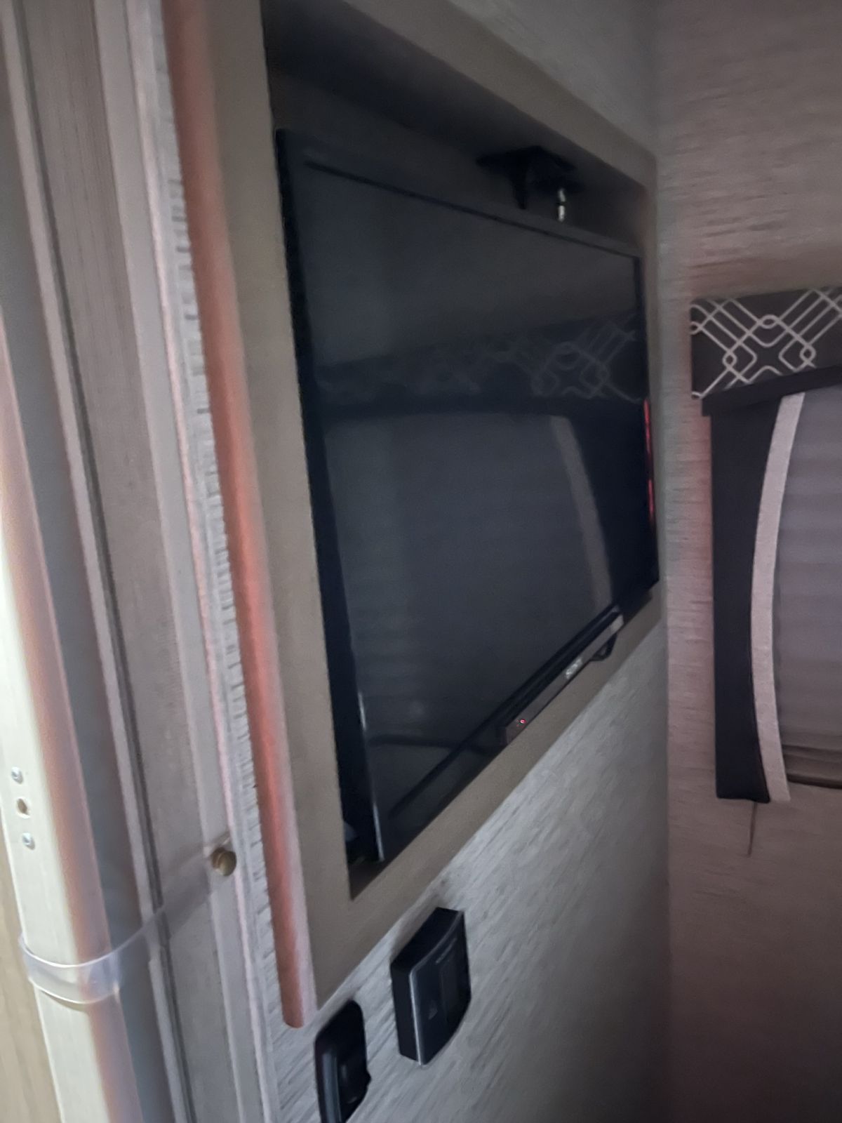 2021 Thor Motor Coach Chateau 28A - National Vehicle