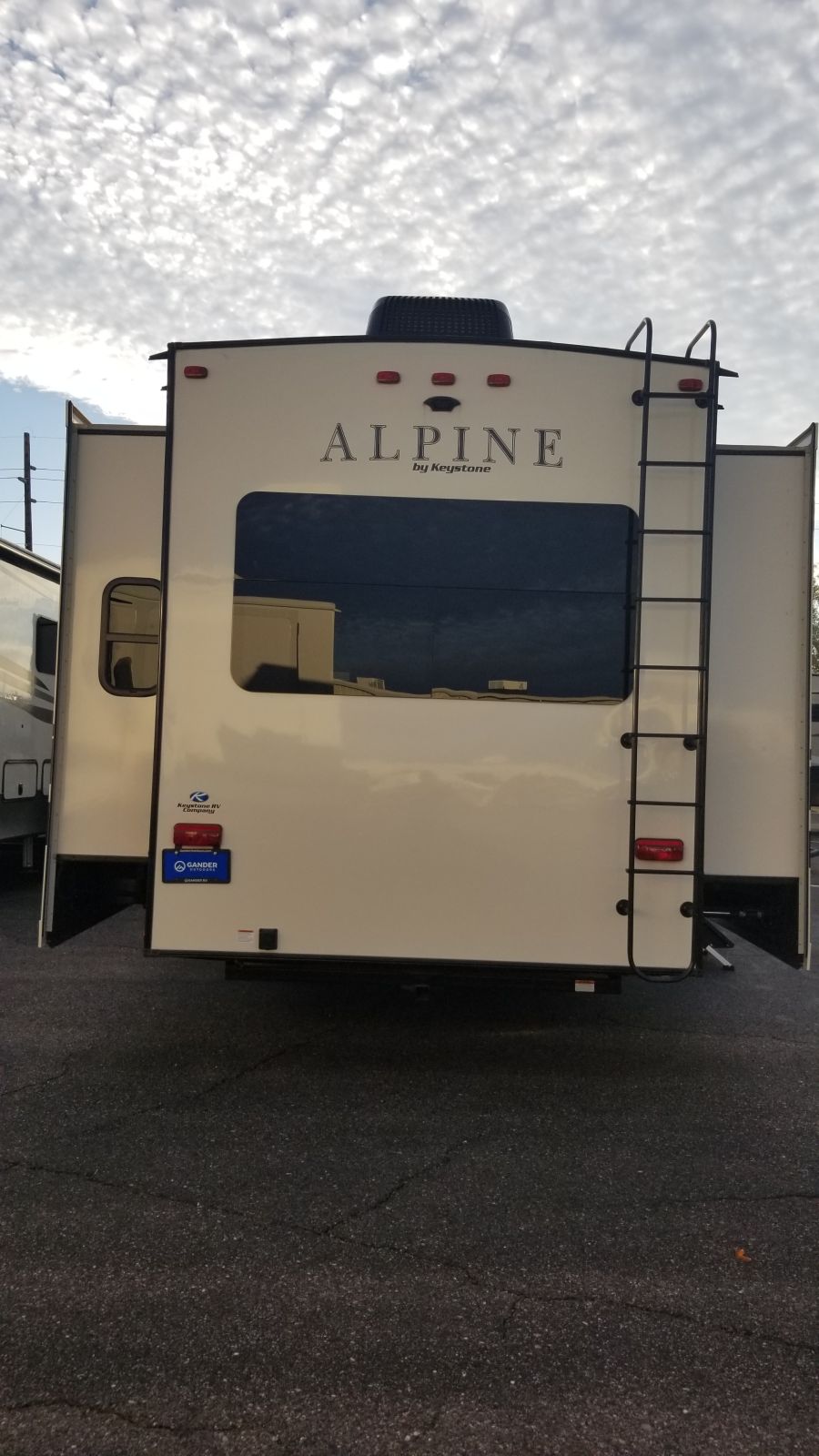 2019 Keystone Alpine 3800FK - National Vehicle