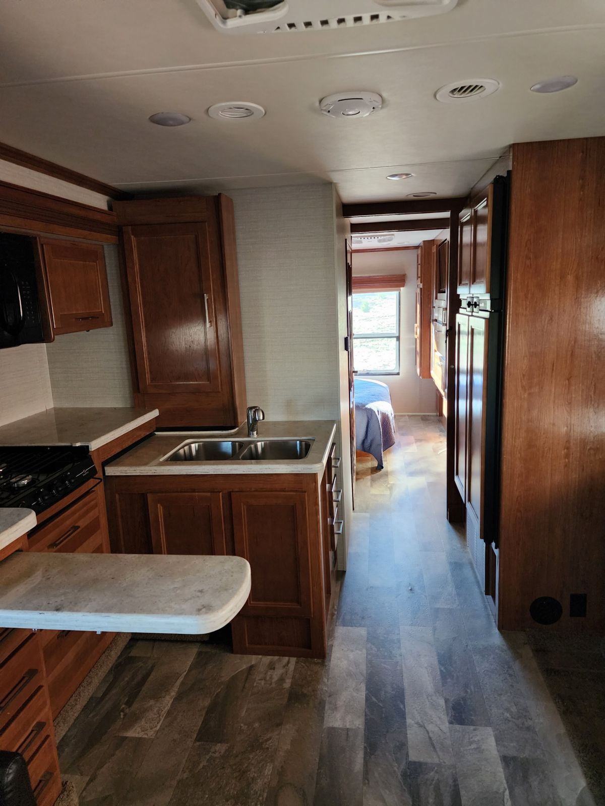 2018 Jayco Seneca 37TS - National Vehicle