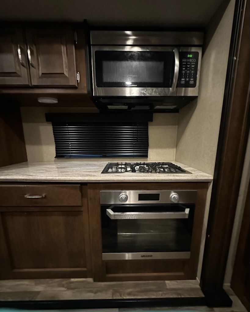 2019 Grand Design Reflection 320MKS - National Vehicle