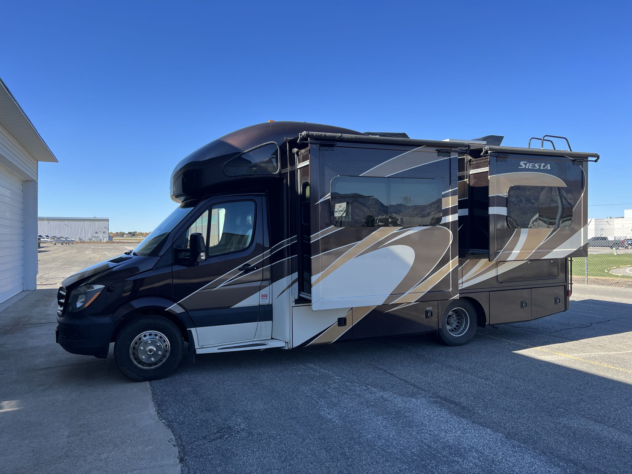 2017 Thor Motor Coach Siesta Sprinter 24SS - National Vehicle