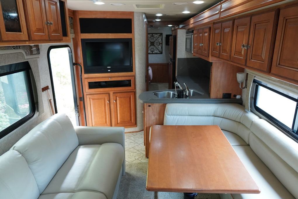 2011 Itasca Suncruiser 32H - National Vehicle