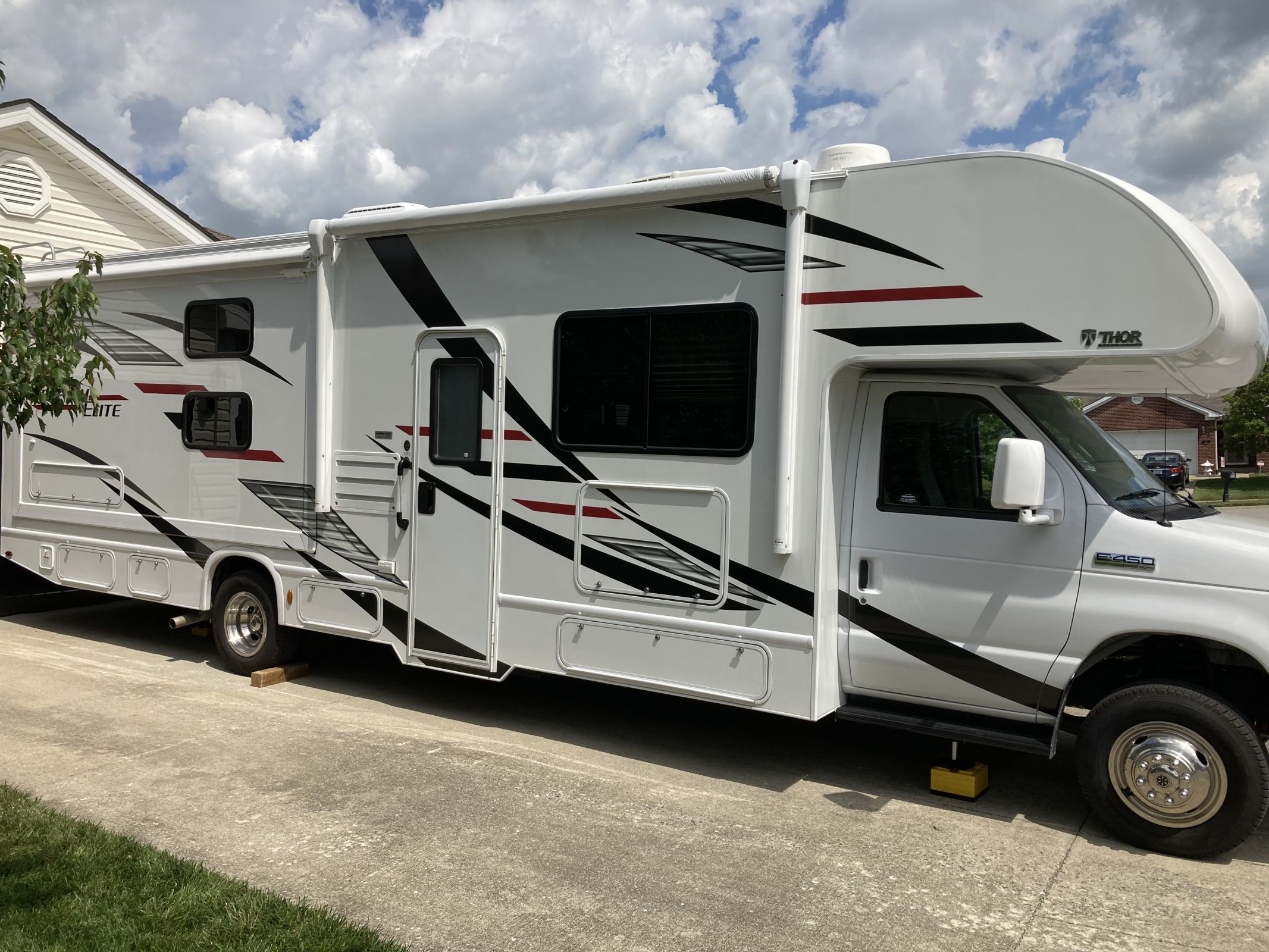 2020 Thor Motor Coach Freedom Elite 30FE - National Vehicle