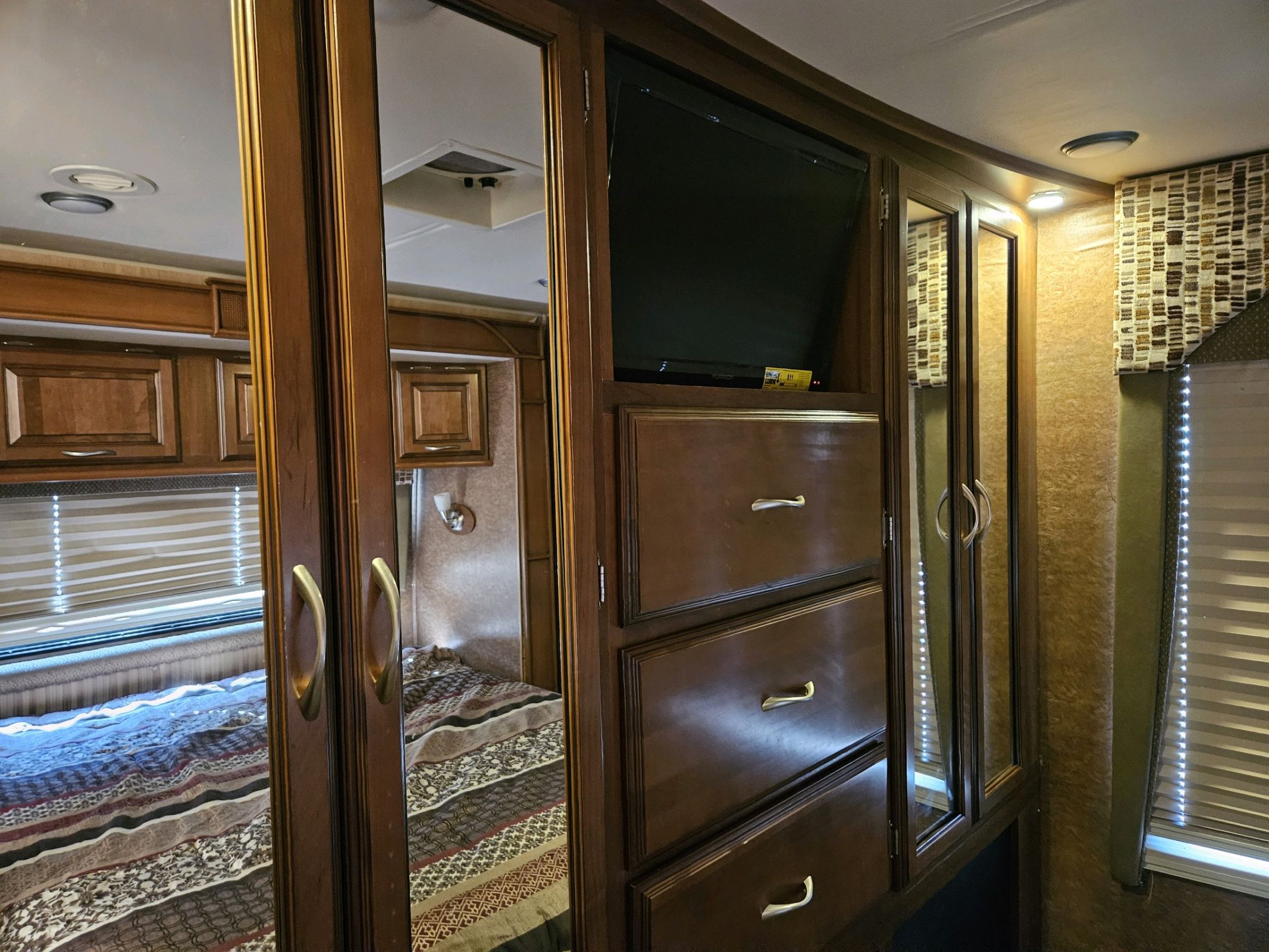 2014 Coachmen Concord 300TS - National Vehicle