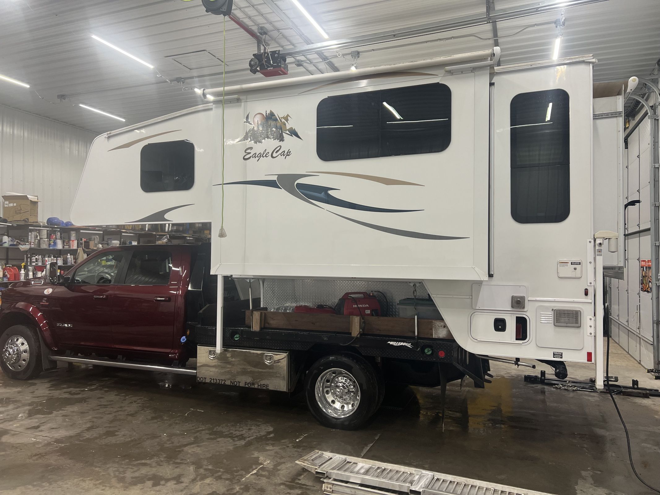 2019 Adventurer Eagle Cap 1200 - National Vehicle