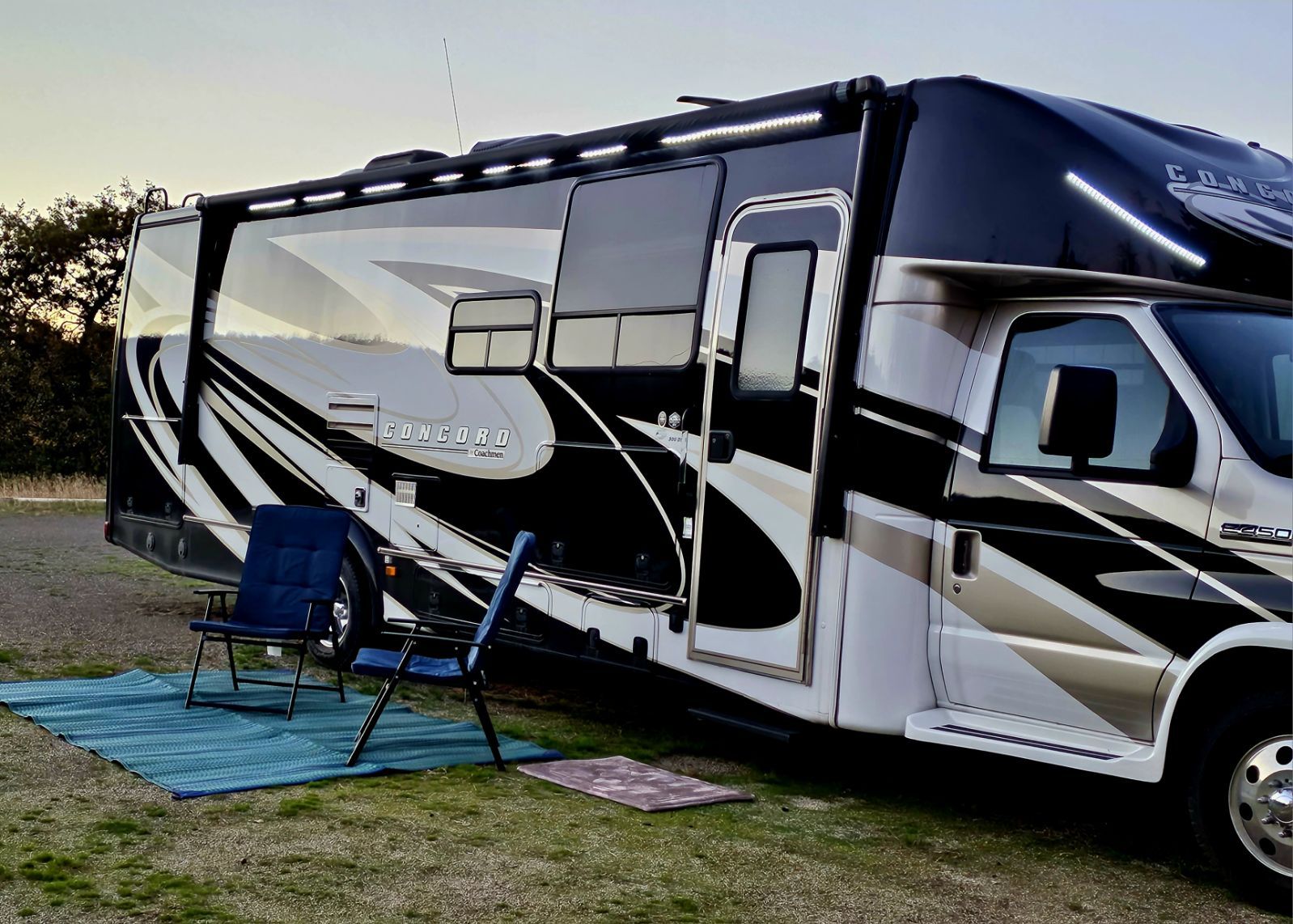 2019 Coachmen Concord 300DS - National Vehicle