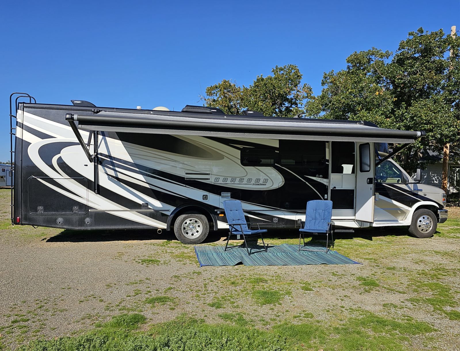 2019 Coachmen Concord 300DS - National Vehicle