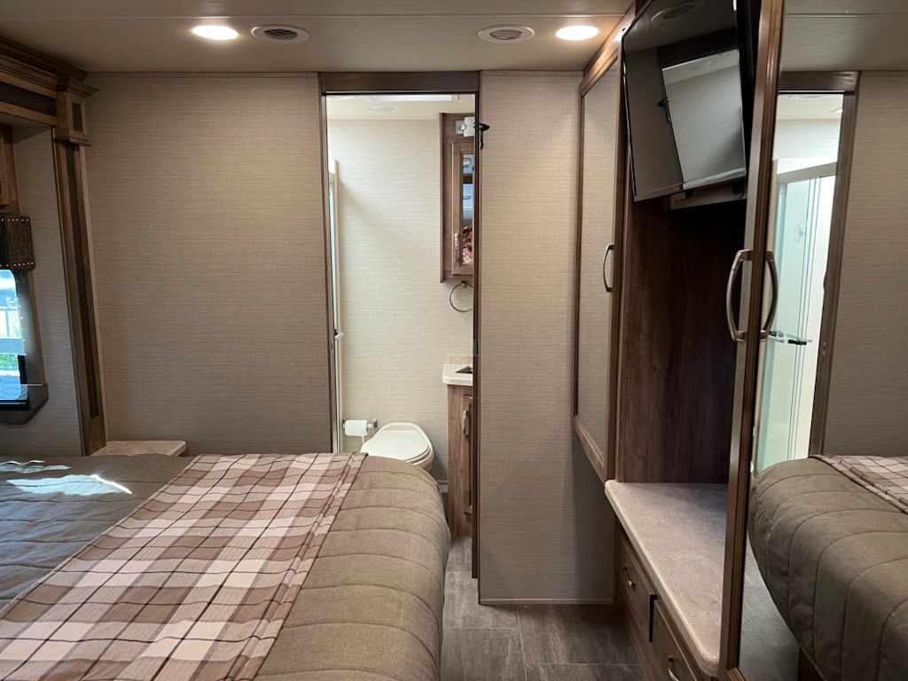 2019 Jayco Seneca 37K - National Vehicle