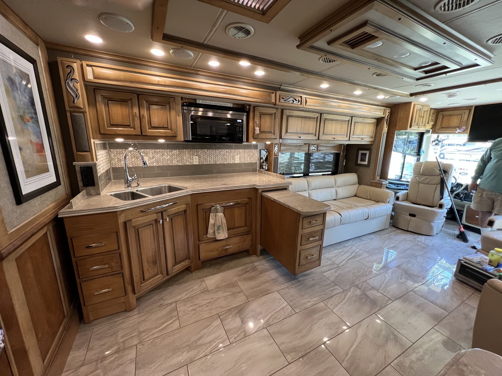 2018 Tiffin Motorhomes Phaeton 40IH - National Vehicle