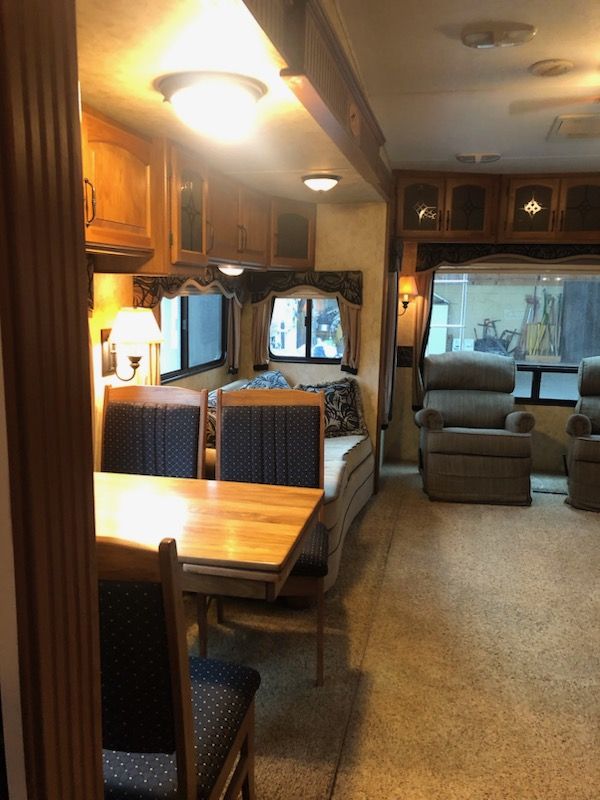 2011 Keystone Montana Hickory 3400RL - National Vehicle