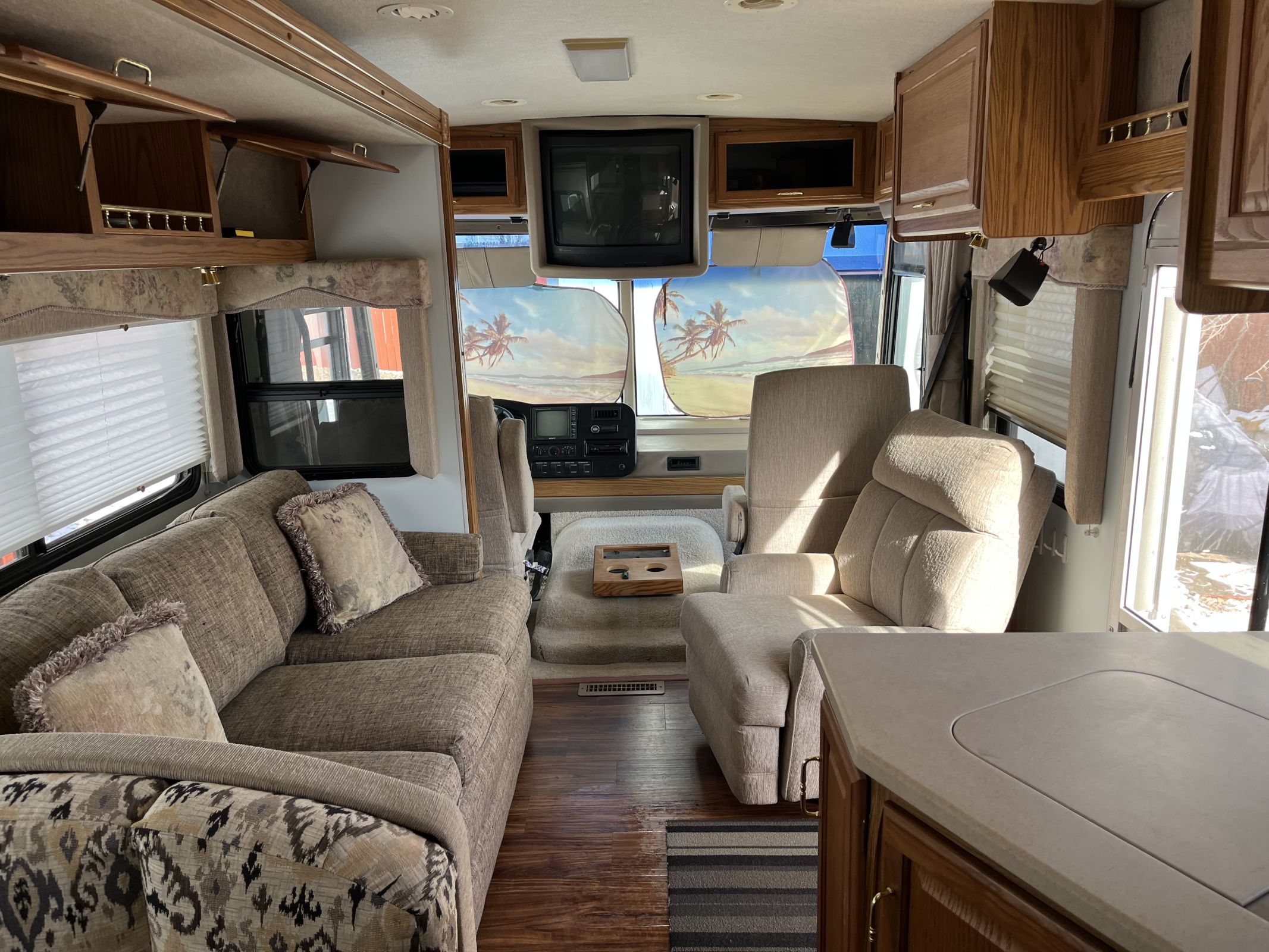 2000 Winnebago Adventurer 32V - National Vehicle