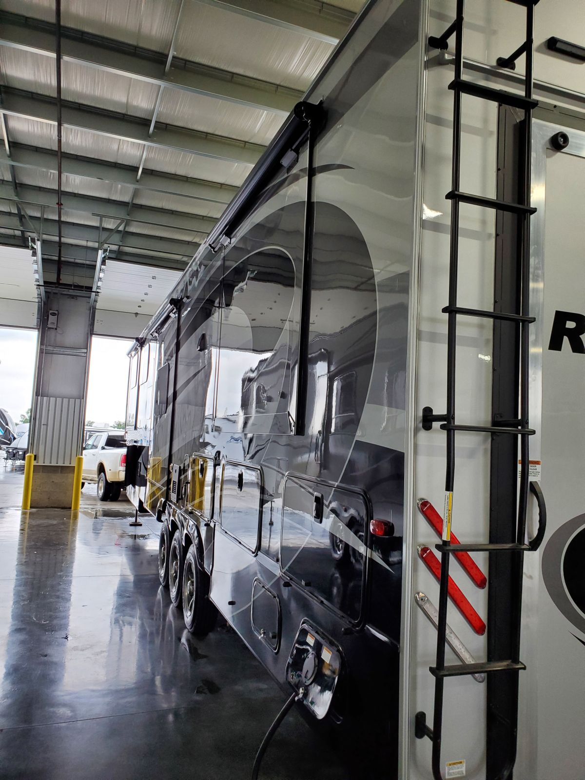 2021 Forest River Riverstone Legacy 42FSKG - National Vehicle