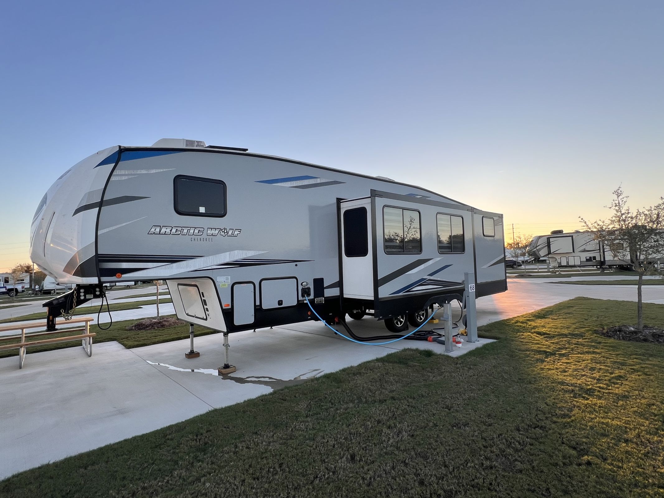 2021 Forest River Cherokee Arctic Wolf 321BH - National Vehicle