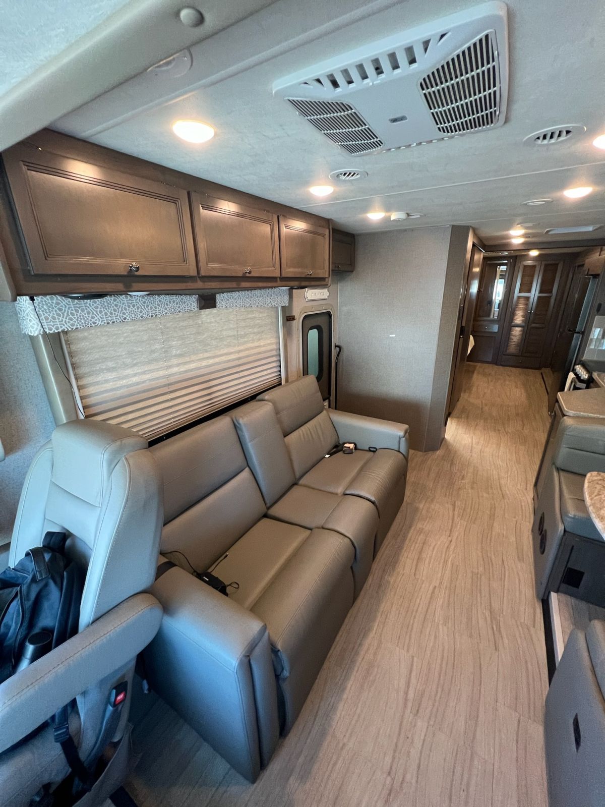 2021 Thor Motor Coach Windsport 33X - National Vehicle