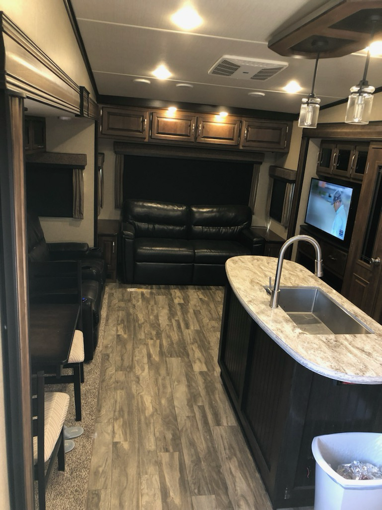 2019 Grand Design Reflection 337RLS - National Vehicle