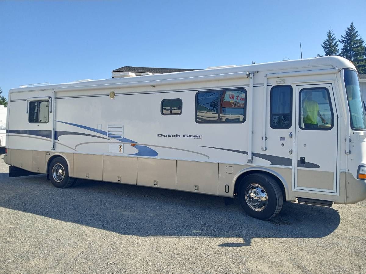 2001 Newmar Dutch Star 3851 - National Vehicle