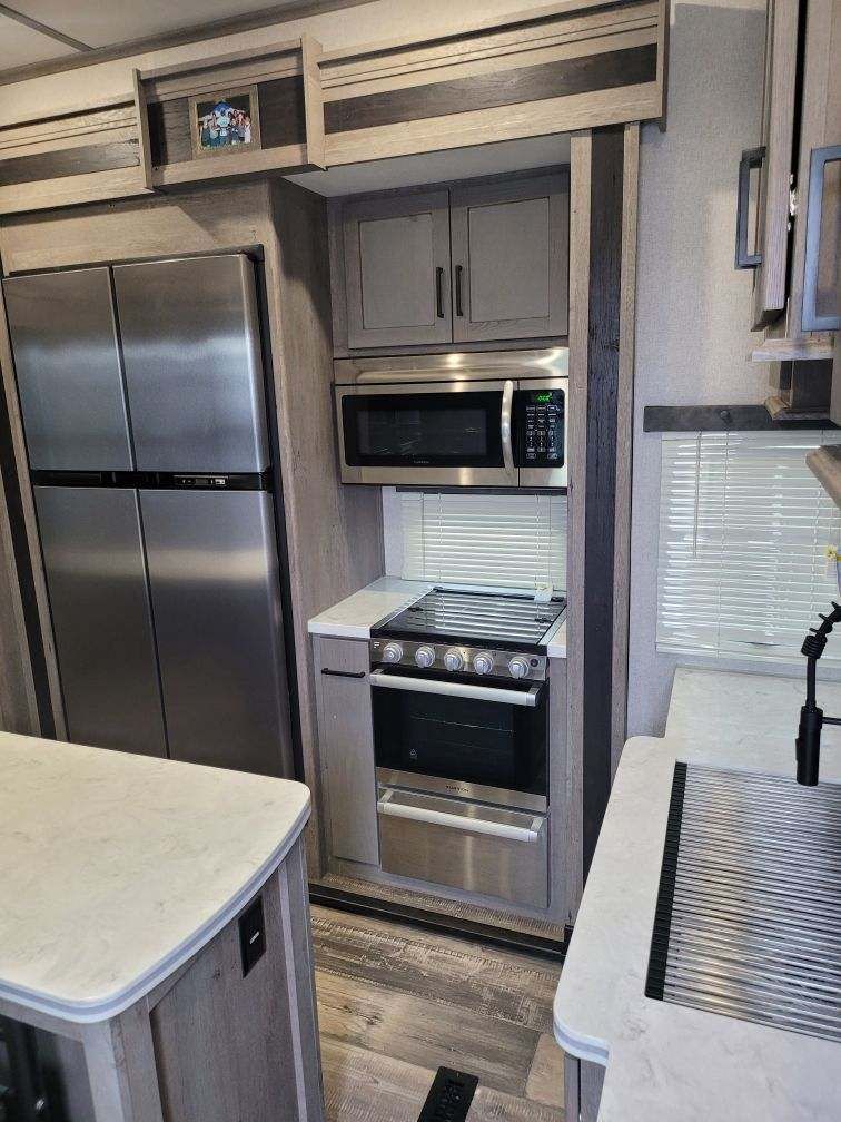 2021 Keystone Raptor 356 - National Vehicle