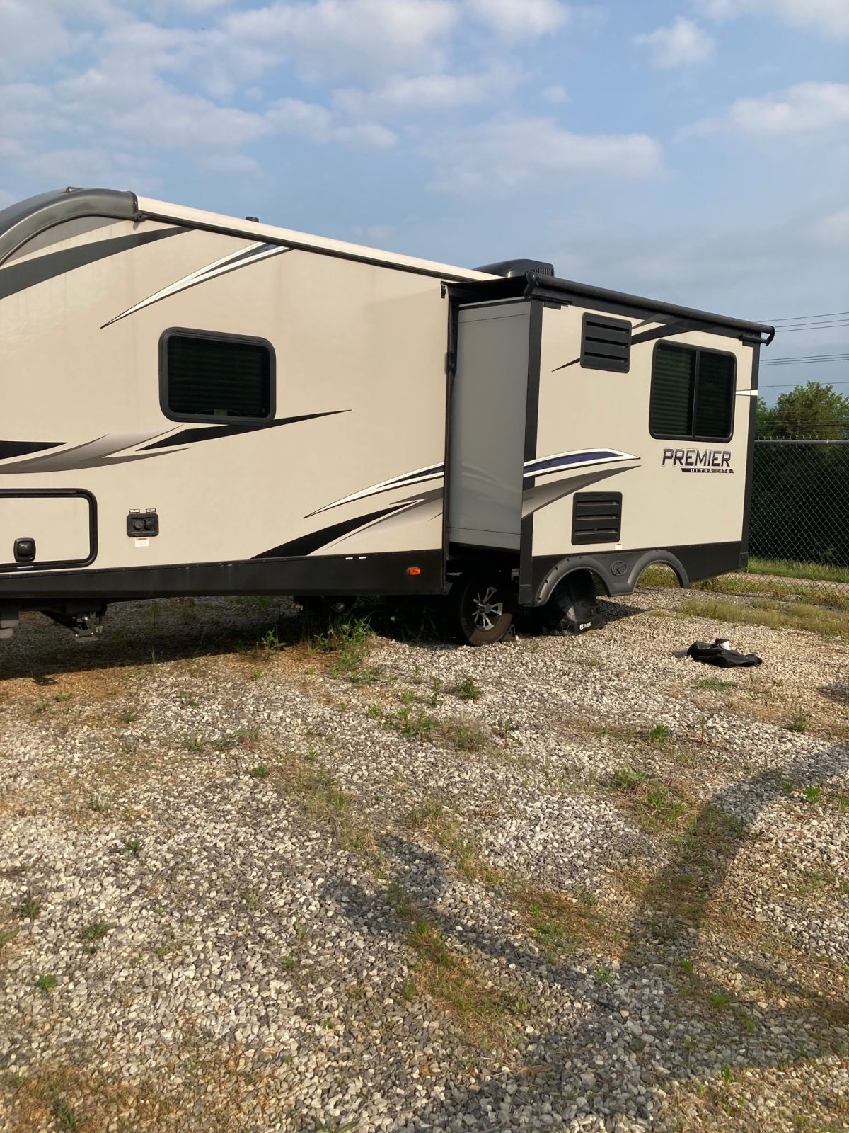 2019 Keystone Bullet Premier Ultra 26UDPR - National Vehicle
