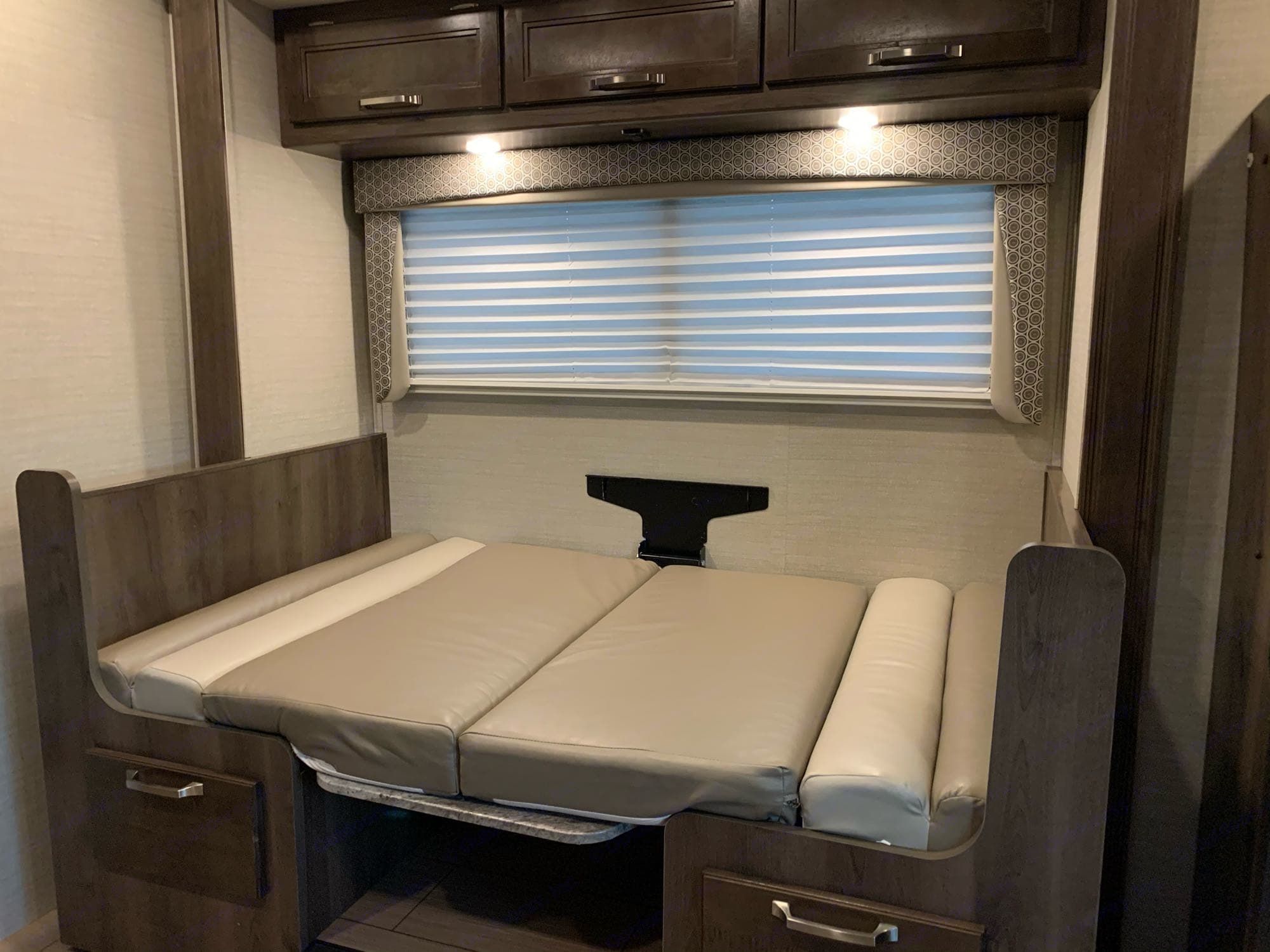 2019 Jayco Melbourne 24K - National Vehicle