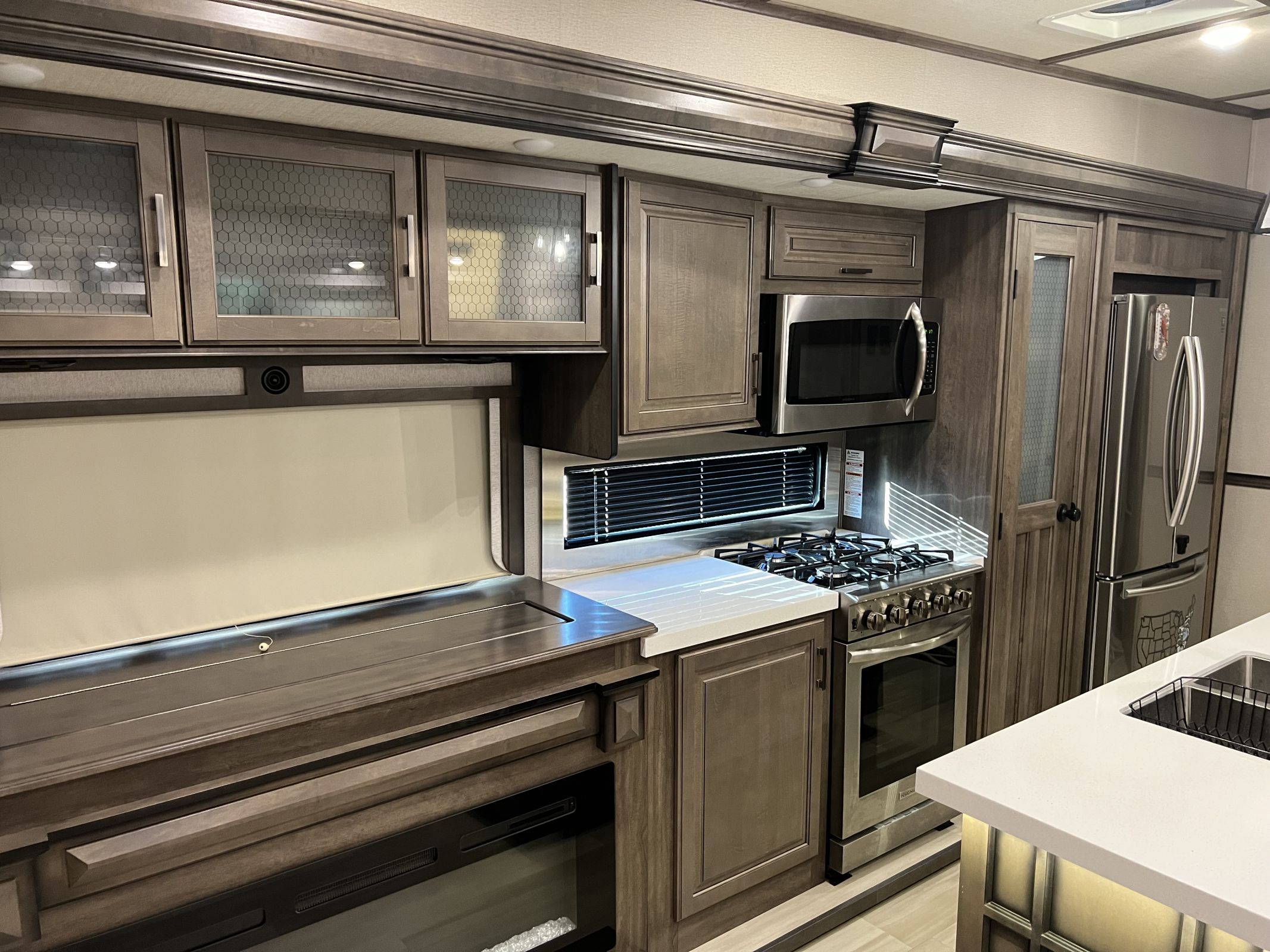 2021 Grand Design Solitude 373FB-R - National Vehicle