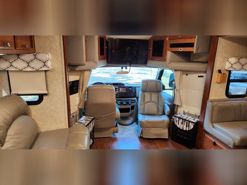 2019 Phoenix Cruiser Motorhome 2910T - National Vehicle