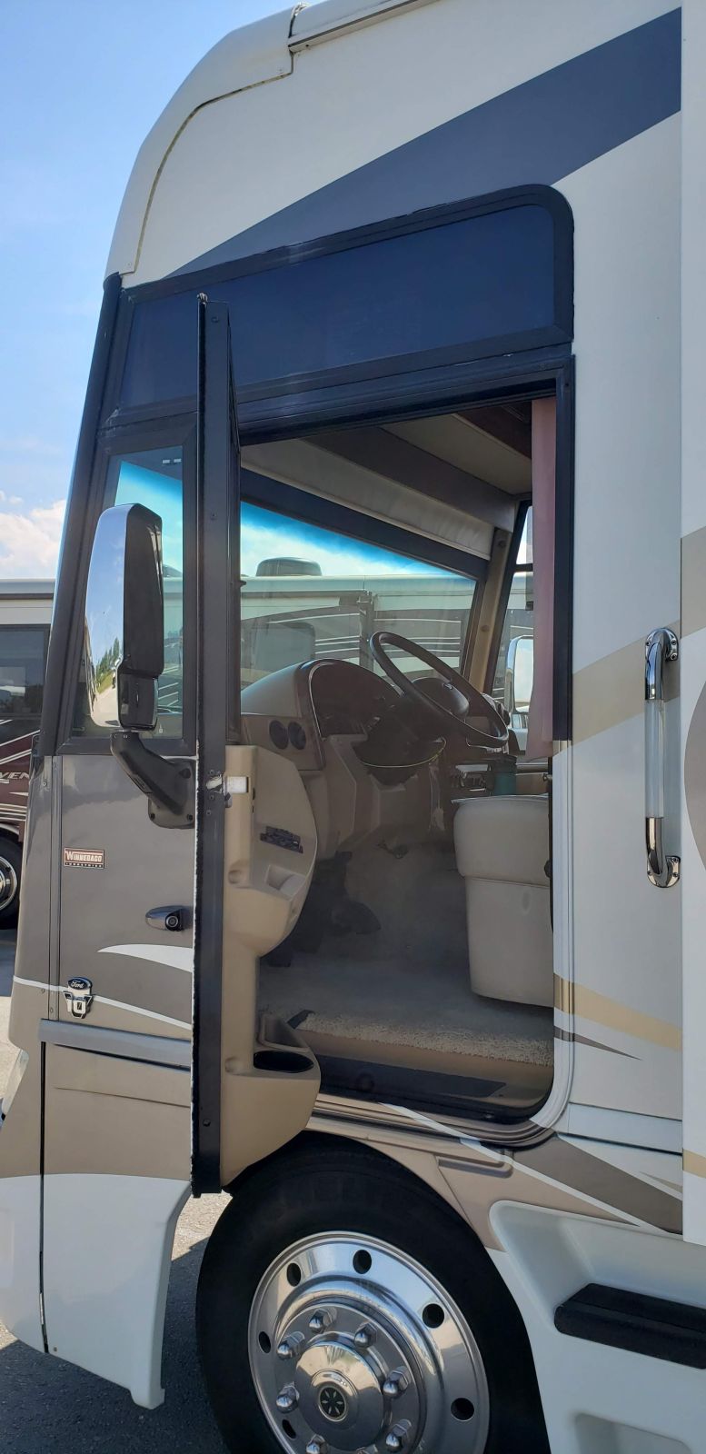 2011 Itasca Suncruiser 32H - National Vehicle