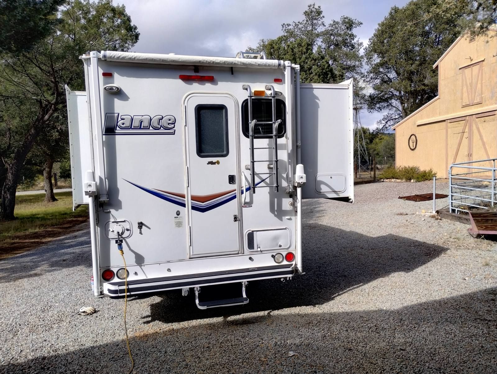 2010 Lance Truck Camper 992 - National Vehicle