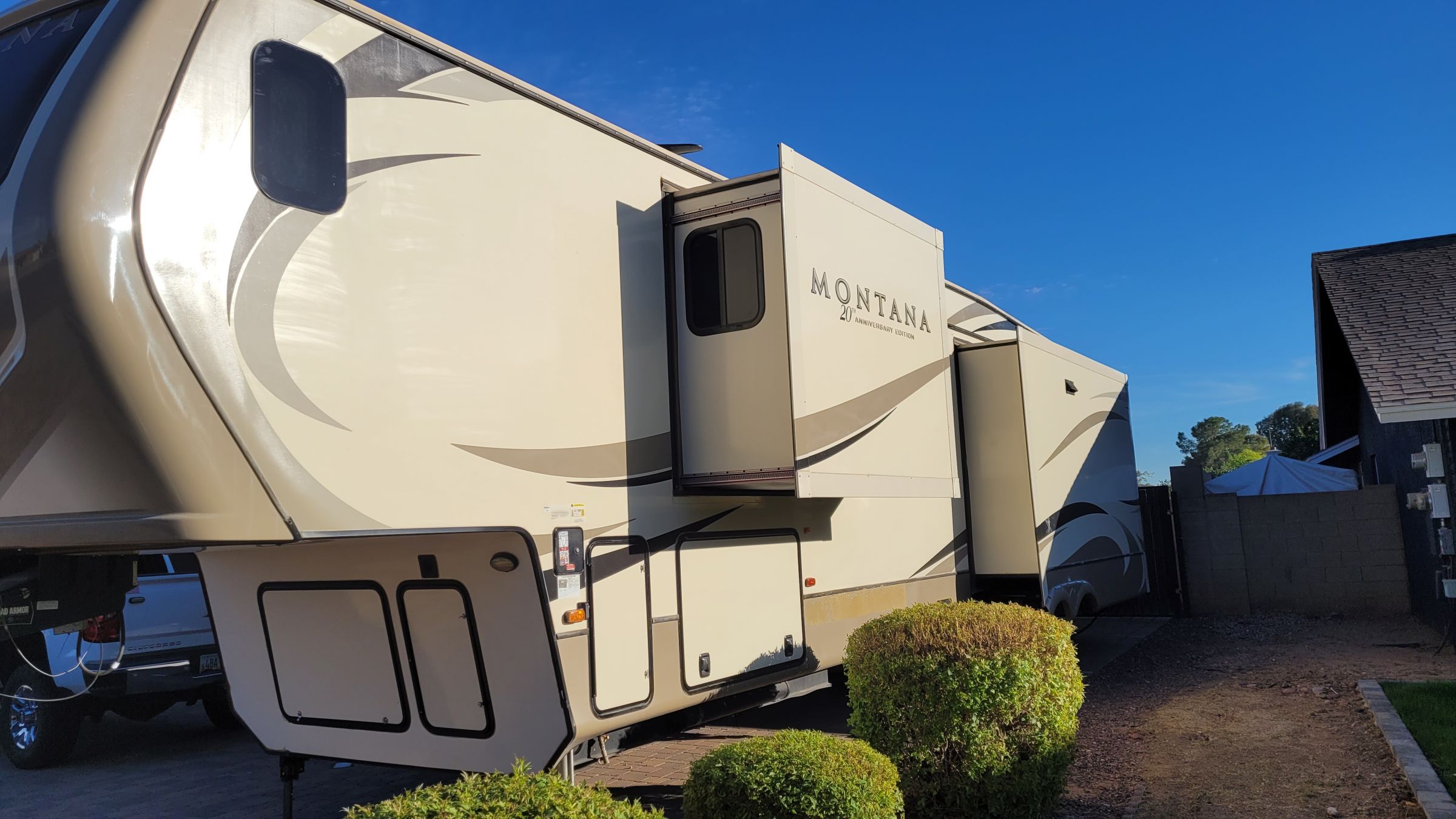 2019 Keystone Montana 20th Anniversary 3921FB - National Vehicle