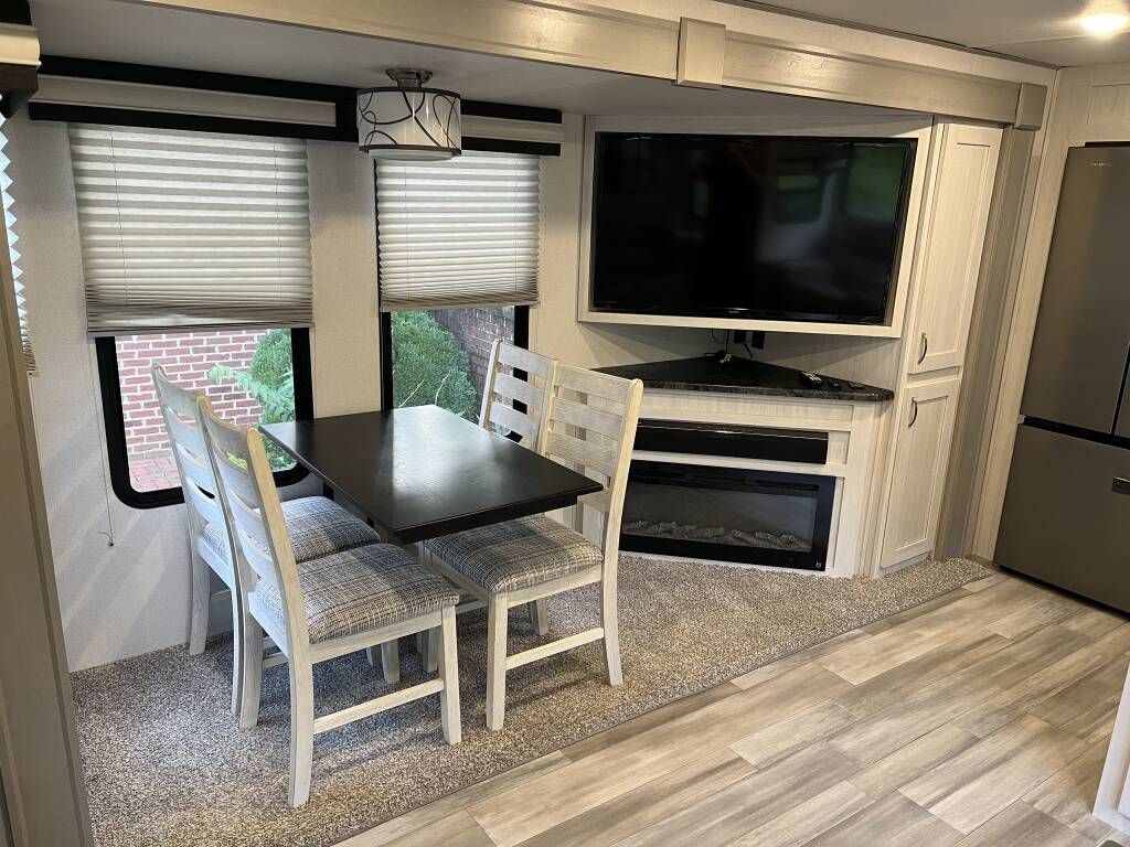 2022 Prime Time Lacrosse Luxury Lite 3411RK - National Vehicle