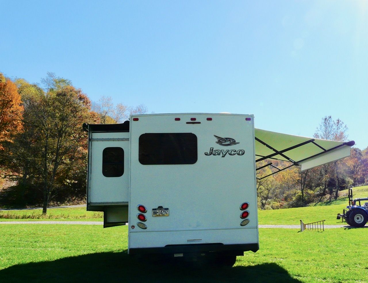 2017 Jayco Melbourne 24L - National Vehicle