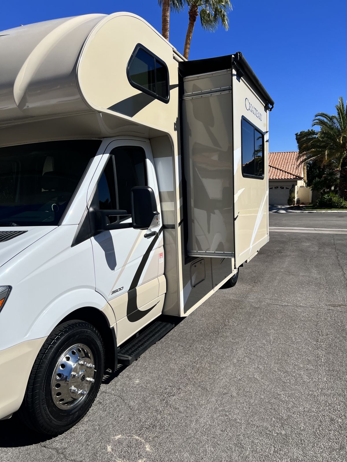 2017 Thor Motor Coach Chateau Sprinter 24HL - National Vehicle