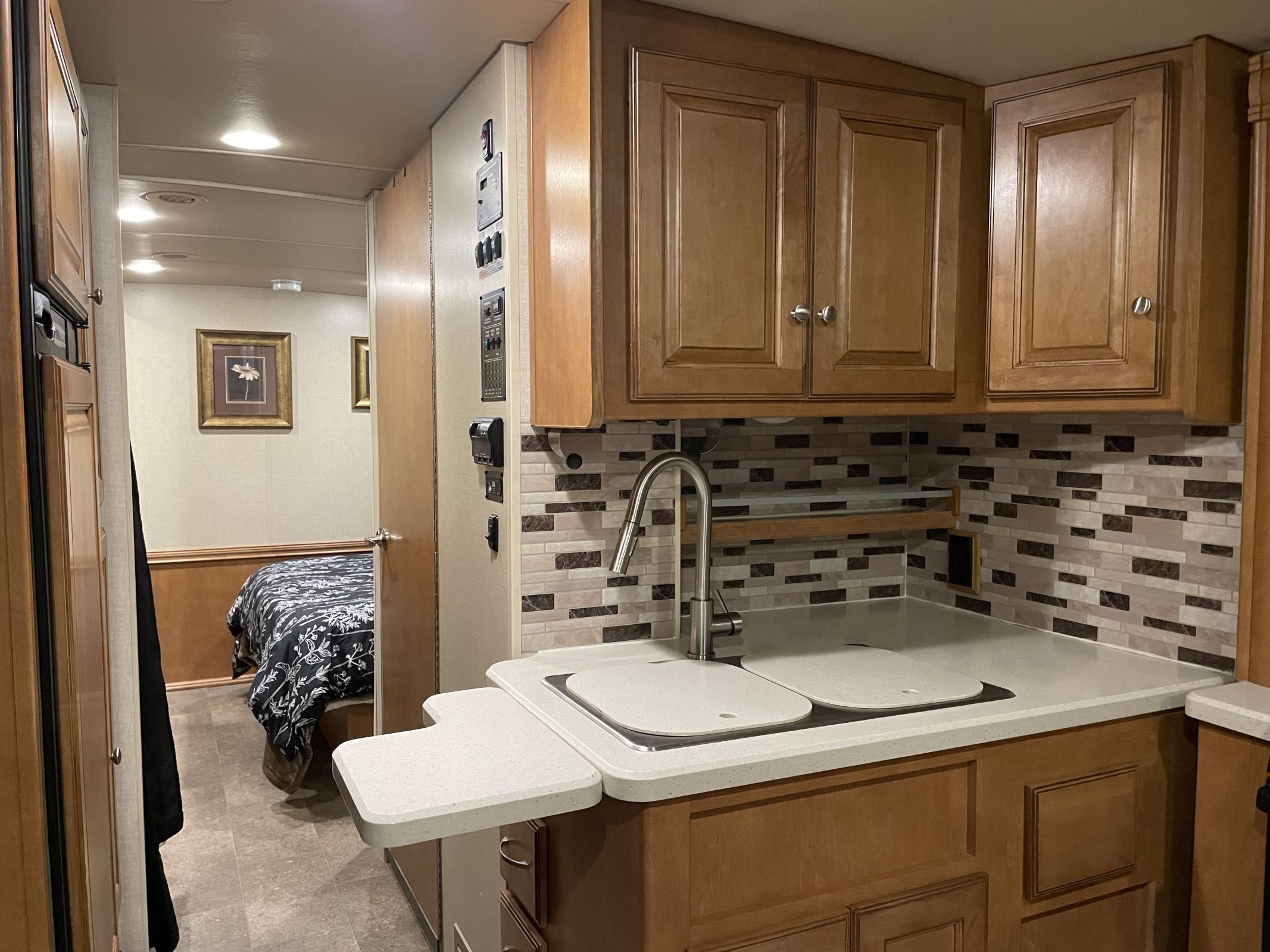 2016 Winnebago Vista LX 30T - National Vehicle