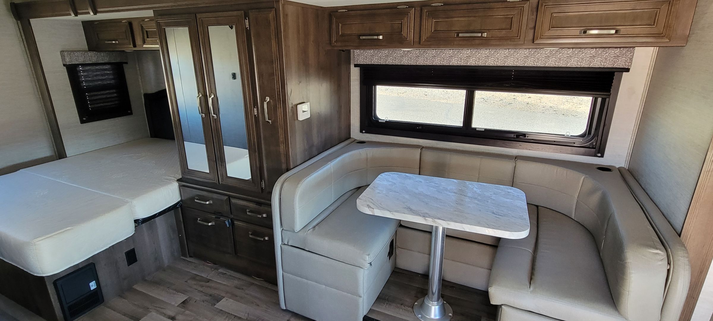 2021 Jayco Melbourne 24L - National Vehicle