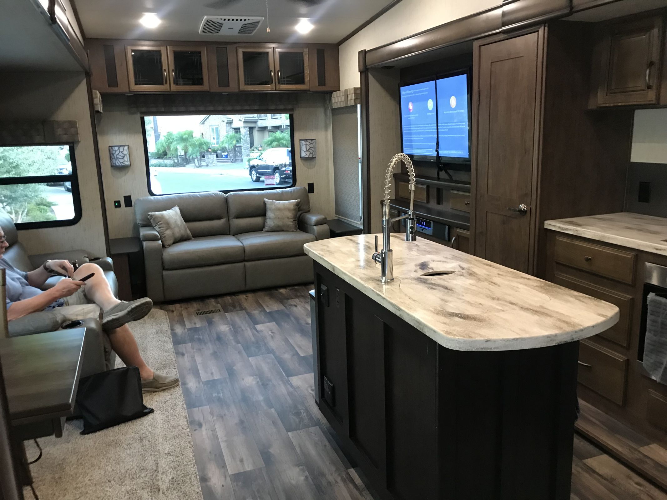 2019 Forest River Sandpiper 368FBDS - National Vehicle