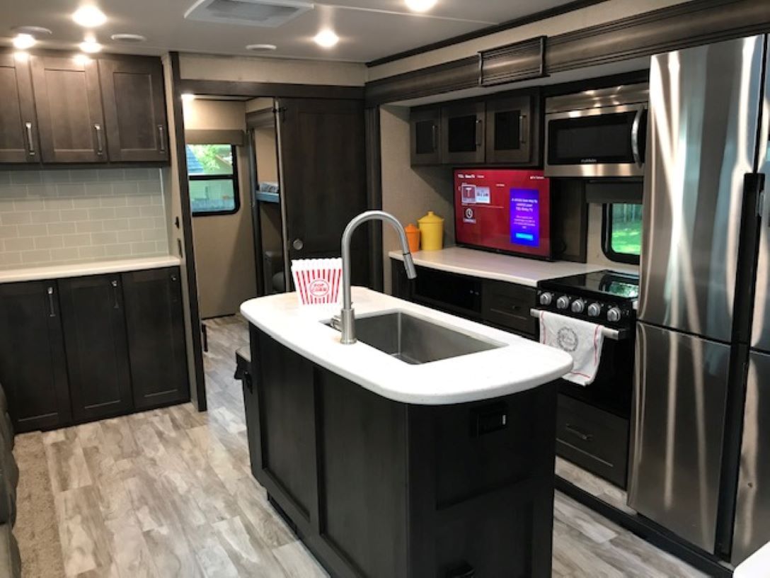 2022 Grand Design Reflection 312BHTS - National Vehicle