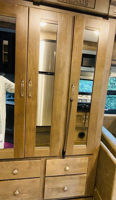 2022 Nexus Triumph 24T - National Vehicle