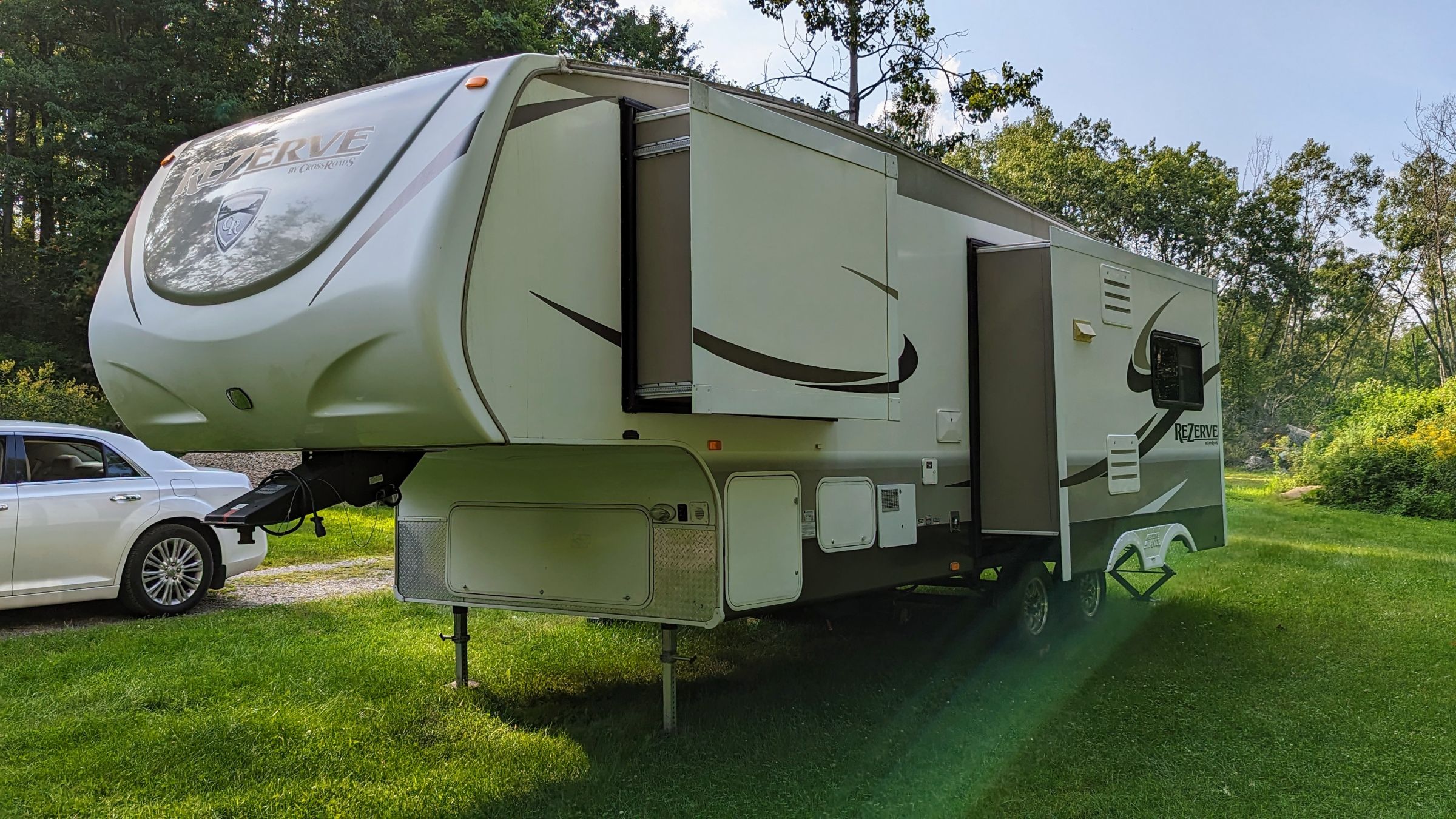 2015 Crossroads Rezerve 28RL - National Vehicle
