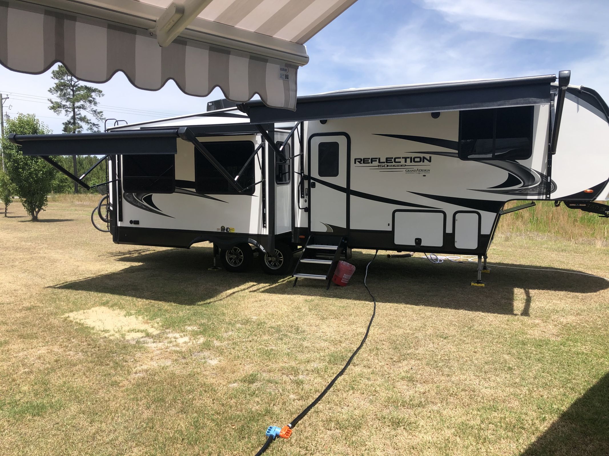 2021 Grand Design Reflection 295RL - National Vehicle