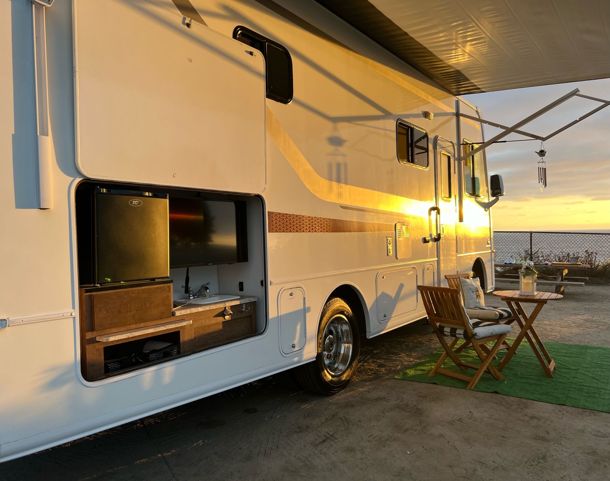 2018 Winnebago Intent 26M - National Vehicle