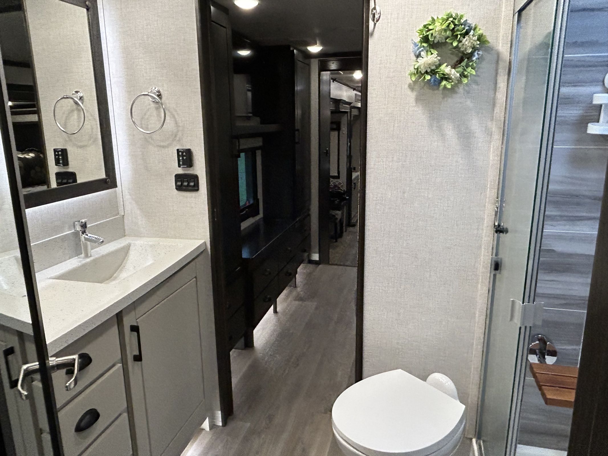 2021 Redwood RV 5th Wheel 4001 LK - National Vehicle