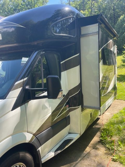 2015 Thor Motor Coach Siesta Sprinter 24SR - National Vehicle